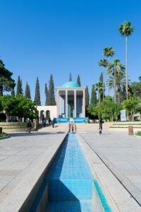 Analysis of the poem "Bani Adam" By Saadi Shirazi - Urmia.net